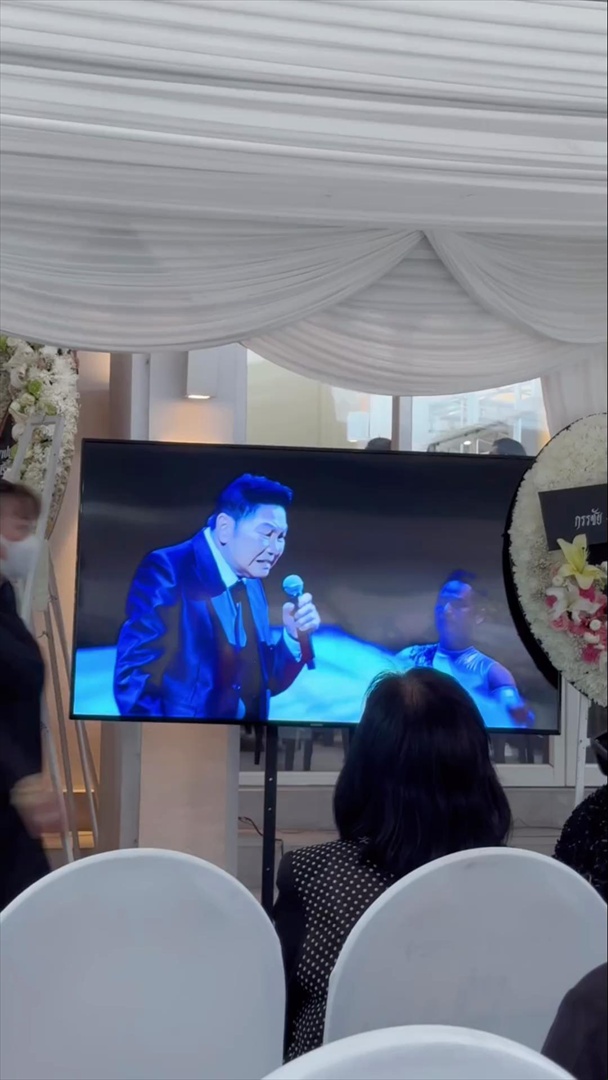 "อั้ม พัชราภา" ภาพคู่ "เพชรา เชาวราษฎร์" อดีตนางเอกในตำนาน