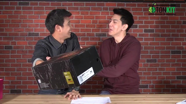 กีฬาแกะกล่อง [8 มิ.ย. 60] : รีวิวรองเท้าฟุตซอล PAN Impulse 3 ตัวท้อปสาย ...